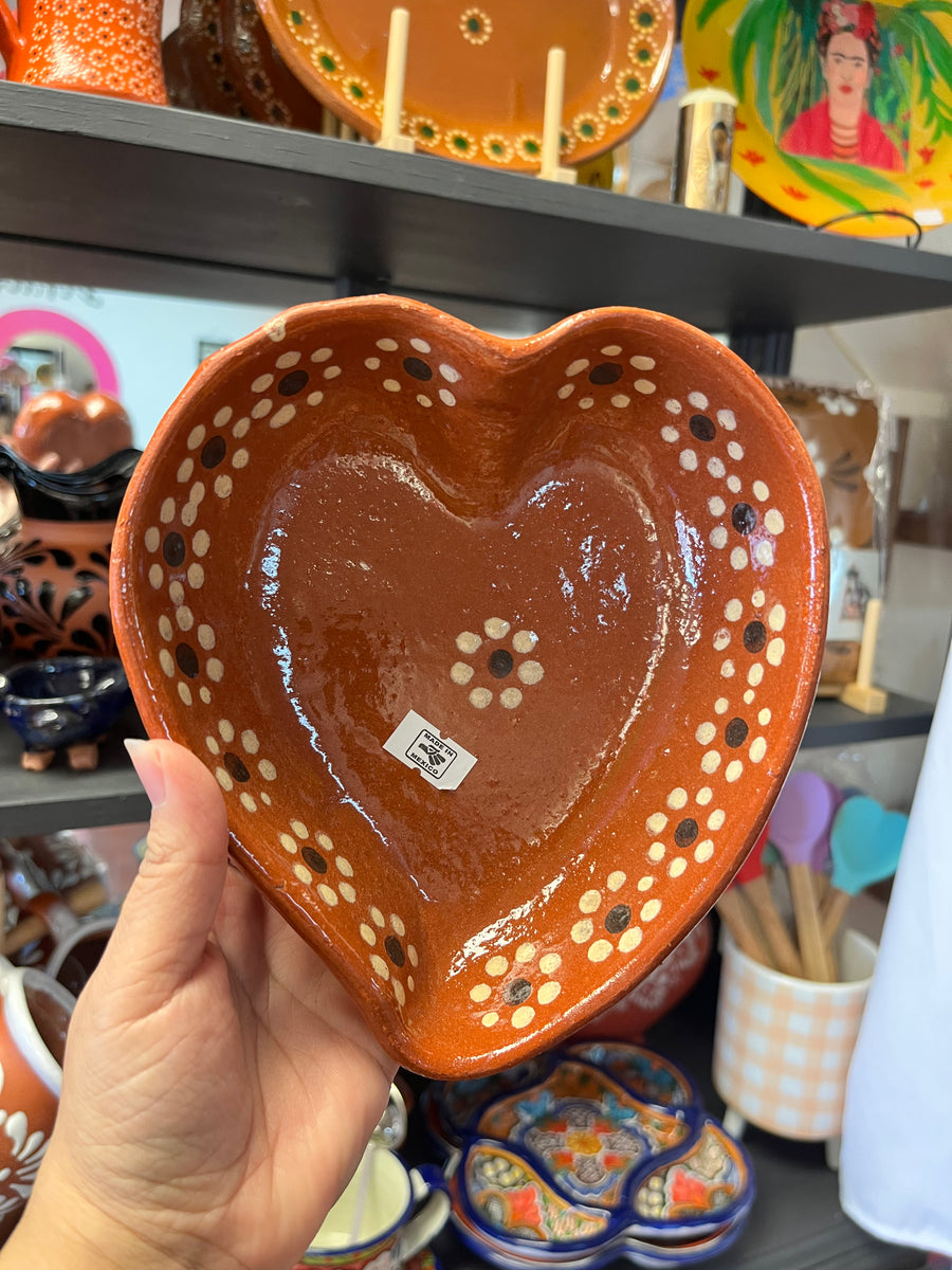 AR- Barro heart plate – Bonita Vida